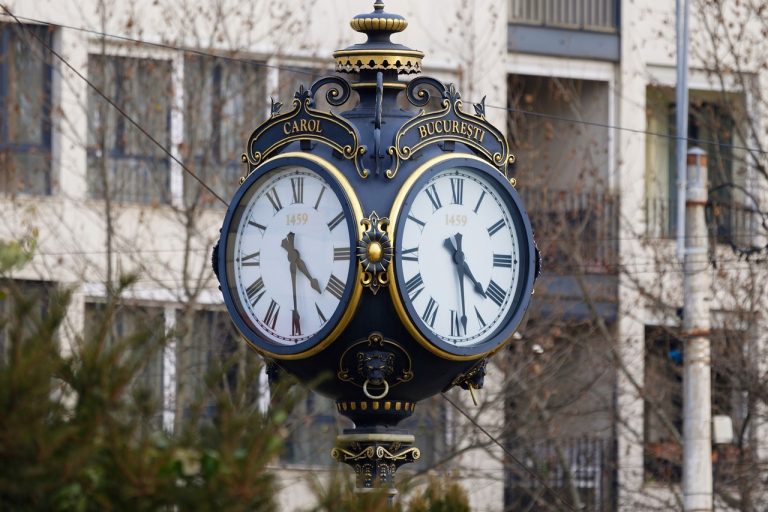 Heure miroir 14H14 : découvrez la signification cachée